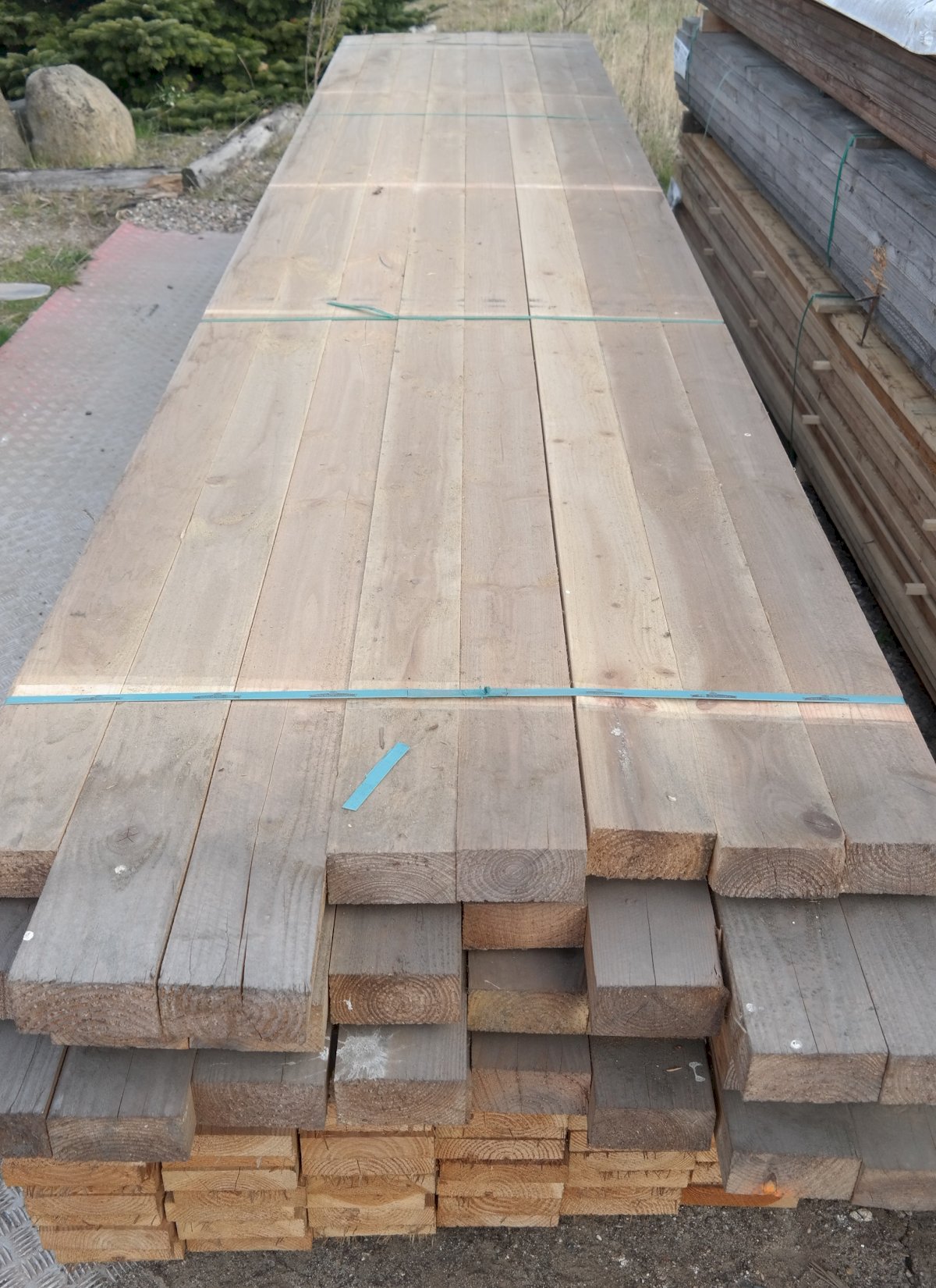 Brugte planker fra restlager.