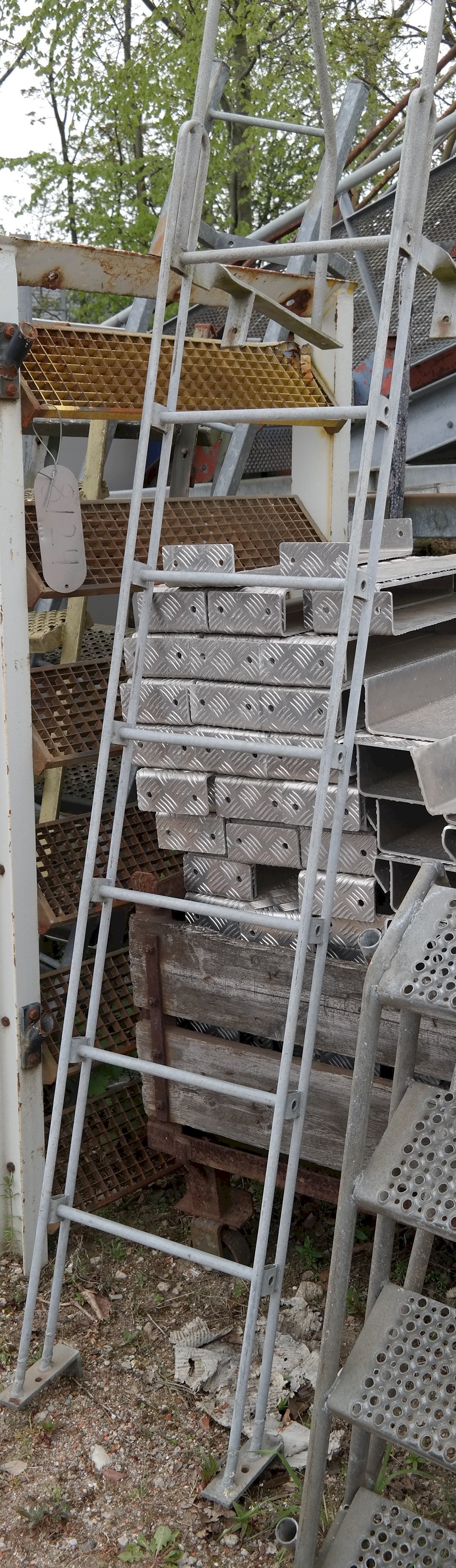 brugt stige i galvaniseret stål