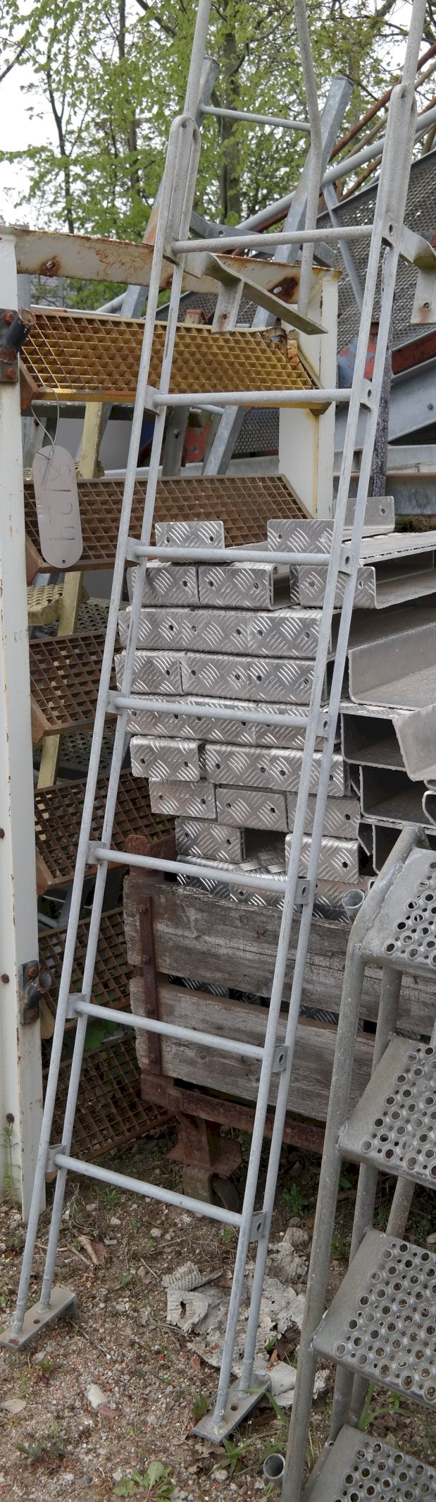 brugt stige i galvaniseret stål