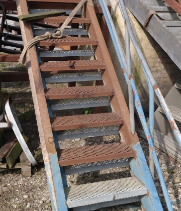 Brugte trapper | Indendørs & udendørs i stål og træ