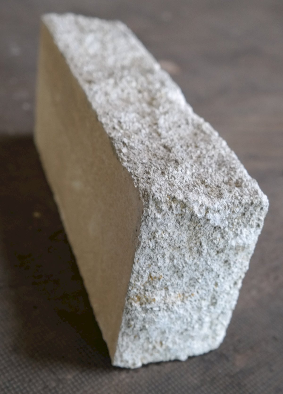 Brugte hjørne kalk-sandsten fra restlager